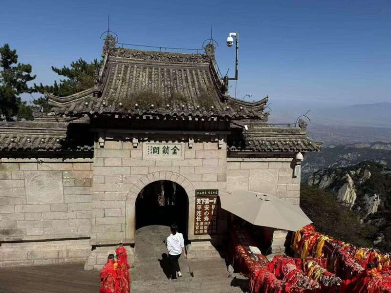 Xi'an: Hua Shan Mountain Private day Tour - The Authentic Side of Mount Hua