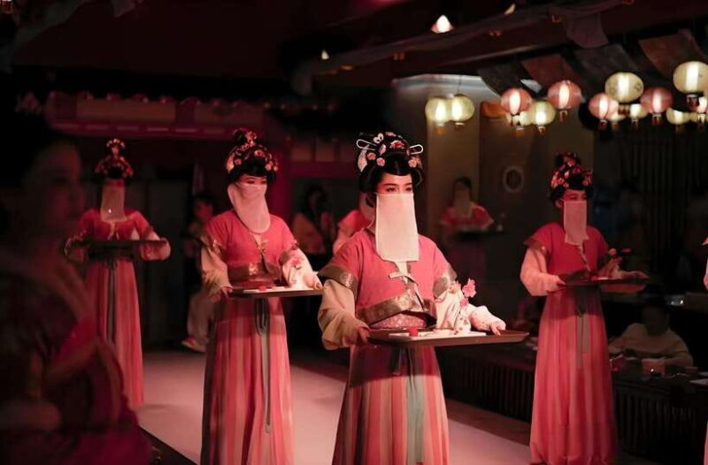 Xi'an: Royal Banquet with Chinese Cultural Performance - Who Will Get the Most Out of This Tour?