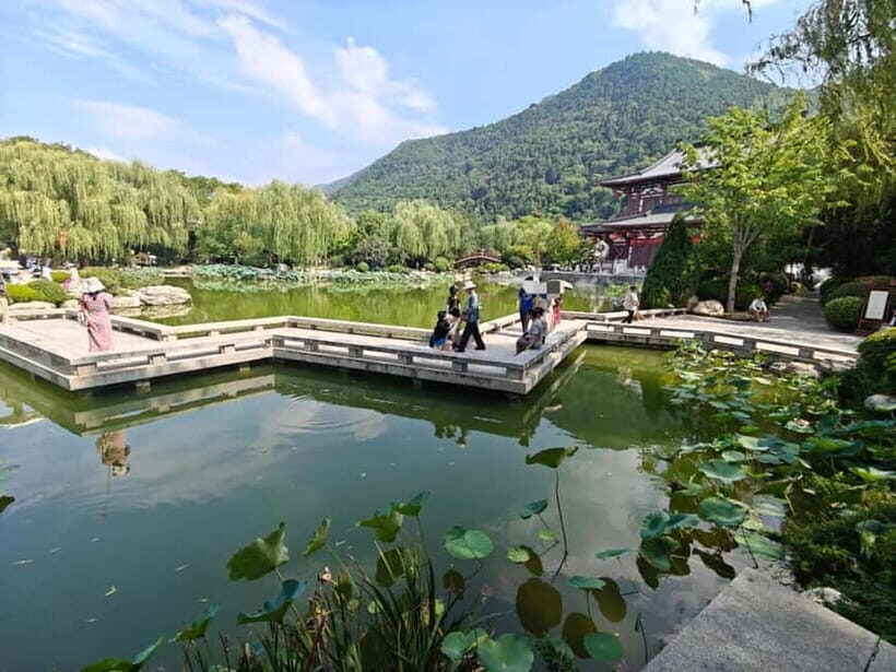 Xi'an: Terracotta Warriors, Huaqing Palace & City Night Tour - An In-Depth Look at the Tour Experience