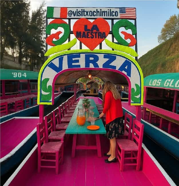 Xochimilco and Garibaldi: Tradition and Music - An In-Depth Look at the Tour Experience