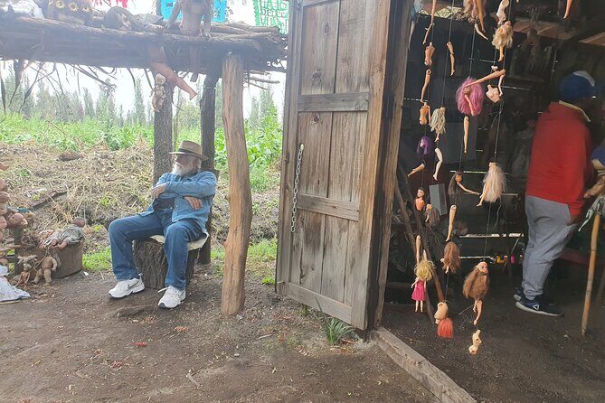 Xochimilco Boat PartyTemptation + 18 with open bar and cleats - FAQ