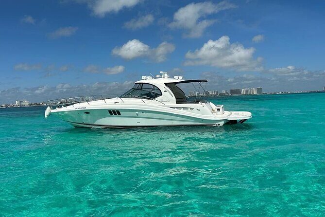 Yacht rental in Cancun - The Experience: A Closer Look at the Yacht Tour