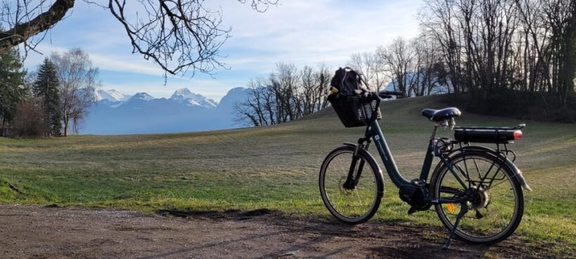 Yakapedaler: Scenic Rent-A-Bike Tour of Lake Annecy - Key Points