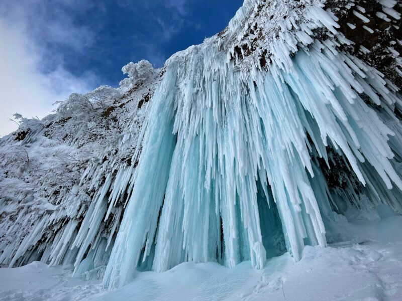 Yamagata: Icefall Ice Monster Snow Trekking With Local Guide - Local Guide and Expertise