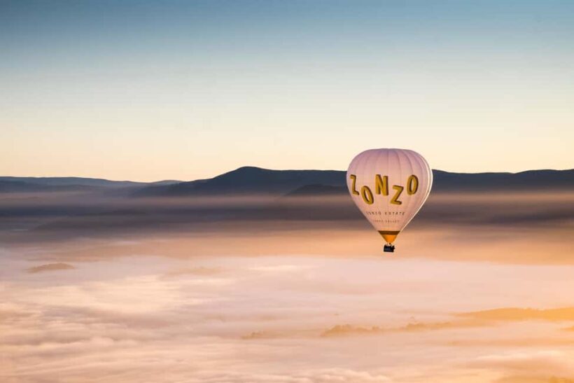Yarra Valley: Hot Air Balloon Flight & Buffet Breakfast - The Experience in Detail
