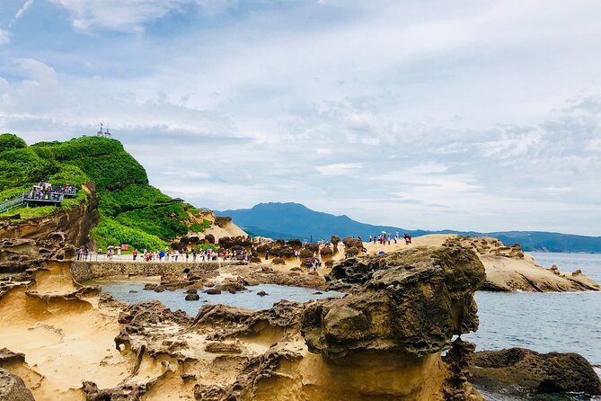 Yehliu & Jiufen & Shifen Day Tour (Departure from Ximending) - The Guide and Transportation