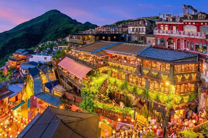 Yehliu, Jiufen & Shifen Taiwans North Coast Day / Night Tour - Transportation and Group Dynamics