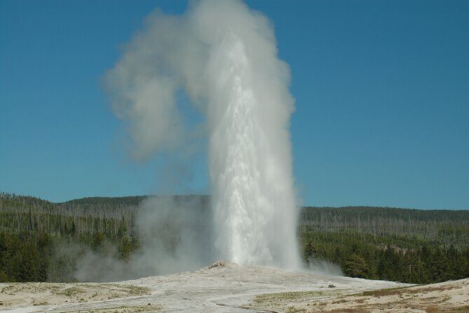 Yellowstone Lower (Southern) Loop Tour - An In-Depth Look at the Yellowstone Lower (Southern) Loop Tour