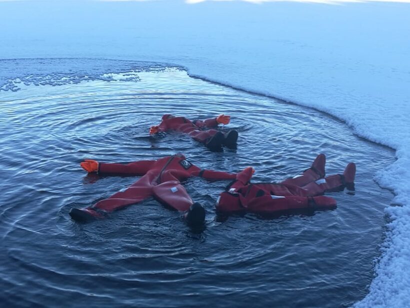 Ylläs: Lake Ylläsjärvi Ice-Floating Experience - Key Points