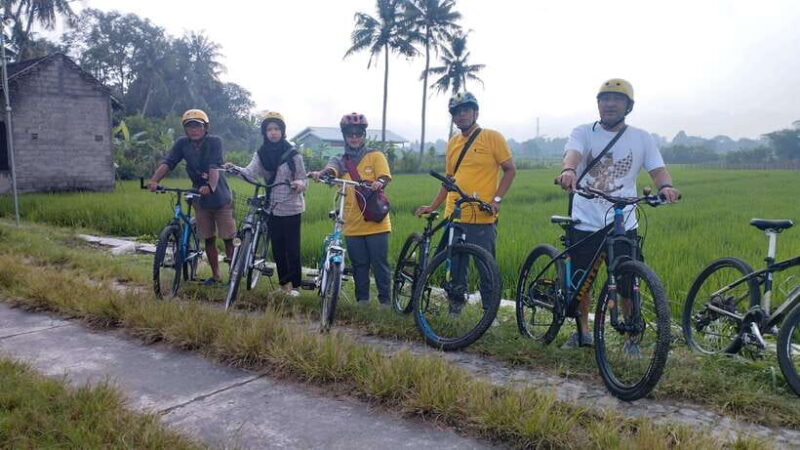 Yogya Hidden Gems Heritage Bicycle Tour - Key Points