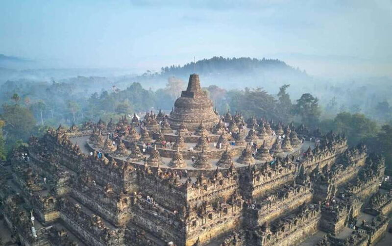 Yogyakarta: Borobudur 5-hour Tour with Climb-up & Transfers - Practical Tips for Travelers