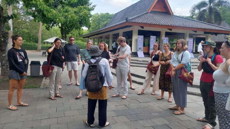 Yogyakarta: Borobudur and Prambanan tour - Key Points