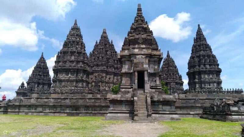 Yogyakarta: Borobudur and Prambanan tour - FAQ