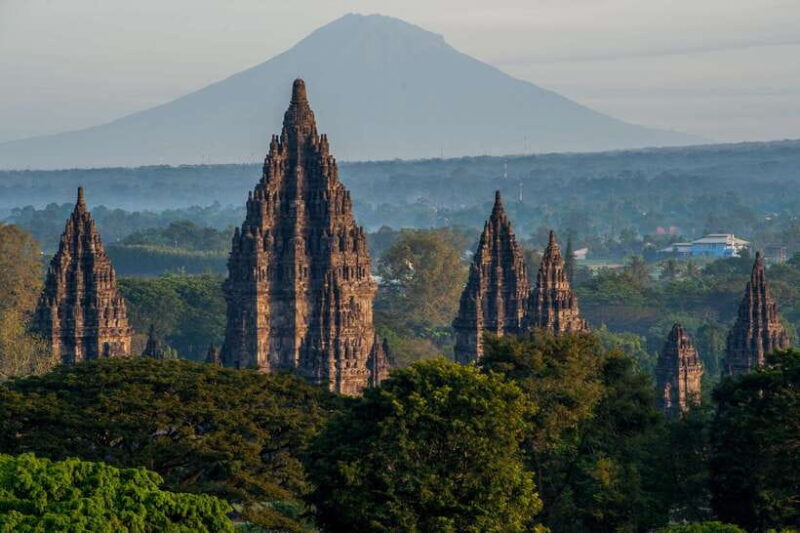 Yogyakarta: Borobudur climb up and Prambanan Temple Tour - Key Points