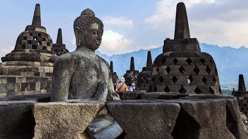 Yogyakarta: Borobudur Climb up, Merapi Volcano and Prambanan - Who Will Love This Tour?