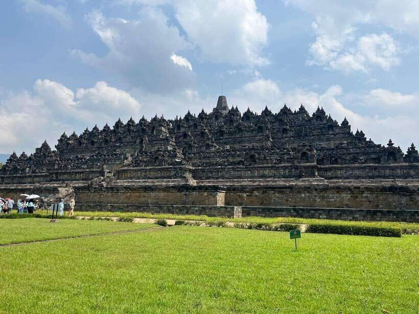 Yogyakarta: Borobudur climb up & Mount Merapi Lava View - Key Points