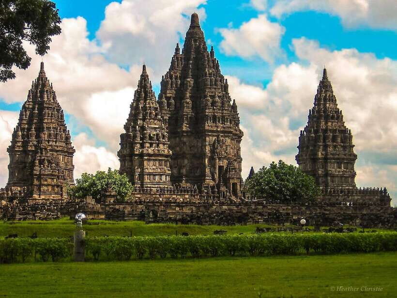 Yogyakarta: Borobudur climb up ticket guarantee & prambanan - Key Points
