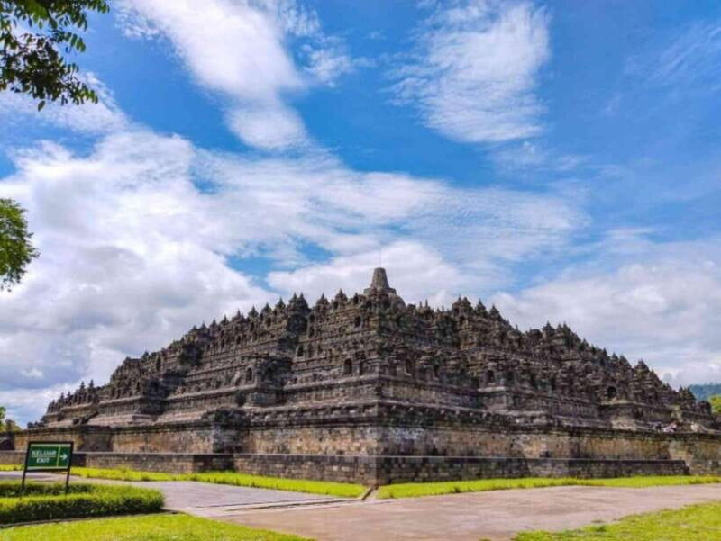 Yogyakarta : Borobudur Climb Up Tour Half Day - What Travelers Say