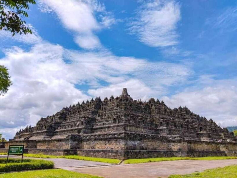 Yogyakarta : Borobudur Climb Up Tour Half Day - Who Should Consider This Tour?