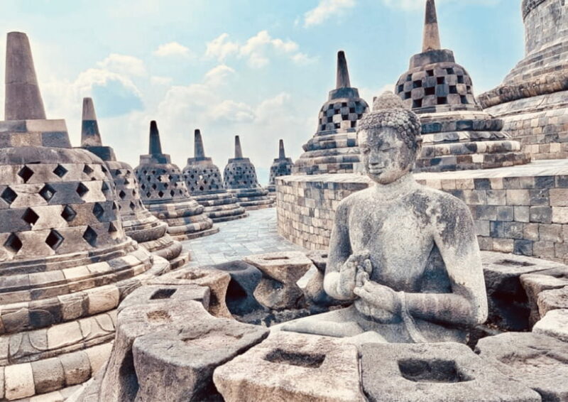 Yogyakarta: Borobudur ClimbUp 5 Hours Tour and Entry Ticket - Practical Details and Tips