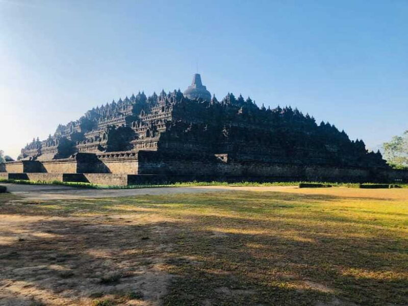 Yogyakarta: Borobudur ClimbUp 5 Hours Tour and Entry Ticket - Who Should Consider This Tour?