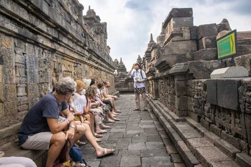Yogyakarta: Borobudur ClimbUP Afternoon Guided and transfer - Final Words