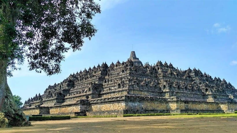 Yogyakarta: Borobudur Half-Day Tour with Climb up Access - Key Points