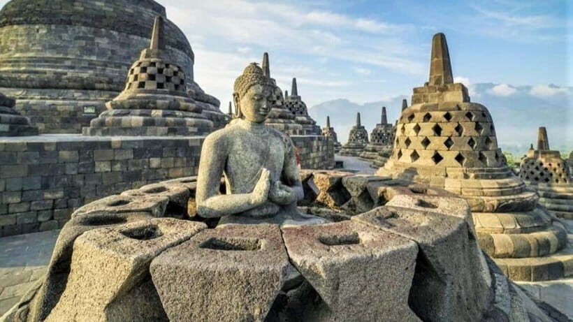 Yogyakarta: Borobudur Half-Day Tour with Climb up Access - The Experience of Climbing Borobudur