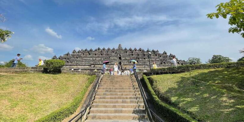 Yogyakarta: Borobudur & Prambanan, Mt Merapi, Ramayana Dance - A Practical Guide to the Yogyakarta: Borobudur & Prambanan, Mt Merapi, Ramayana Dance Tour