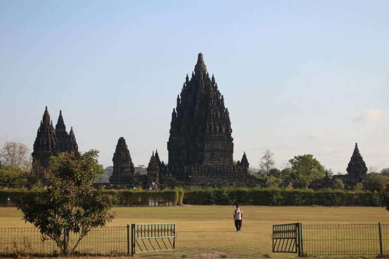 Yogyakarta: Borobudur & Prambanan Temple Tour Transportation - Key Points