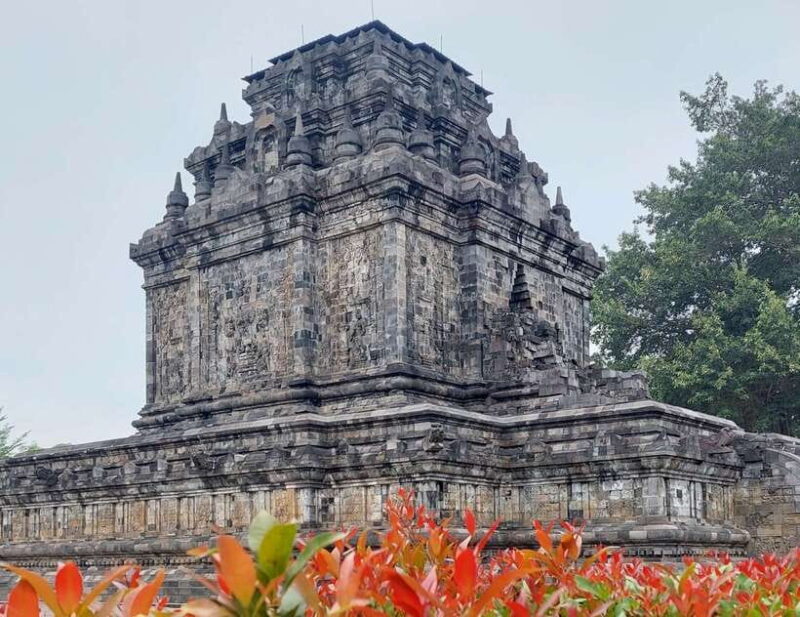 Yogyakarta : Borobudur structure climb and Prambanan temple - Authentic Traveler Insights