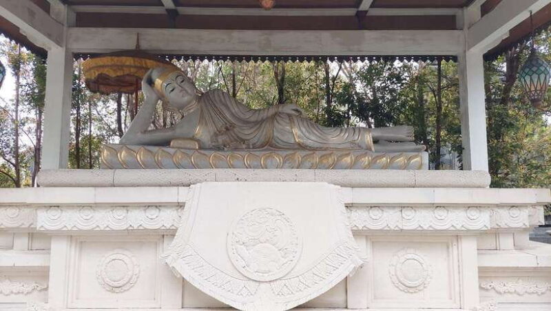 Yogyakarta : Borobudur structure climb and Prambanan temple - The Real Value