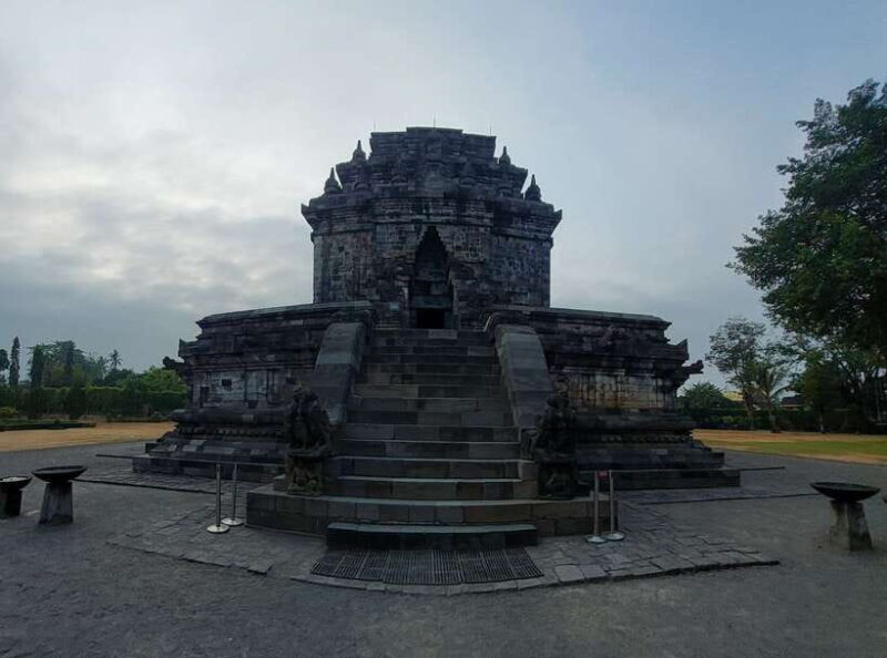 Yogyakarta : Borobudur structure climb and Prambanan temple - Who Will Appreciate This Tour?