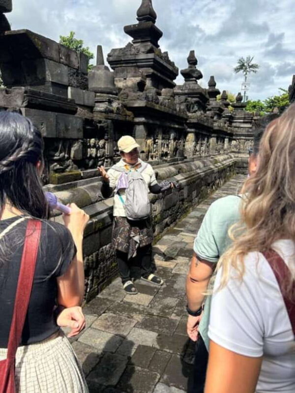 Yogyakarta: Borobudur Sunrise Climbup guarantee & prambanan - Final Thoughts