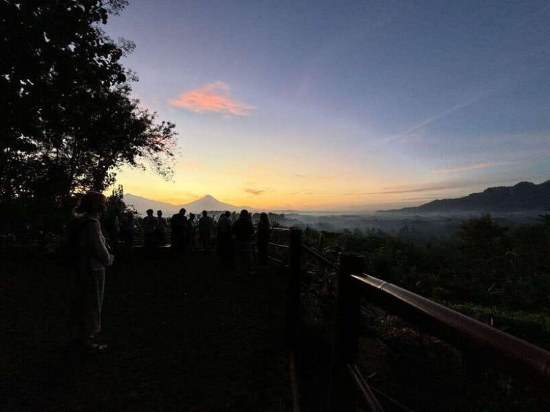 Yogyakarta: Borobudur Sunrise(Climb UP) and prambanan Tour - FAQs