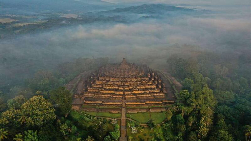 Yogyakarta: Borobudur sunrise(guarantee climb up)& Prambanan - Key Points