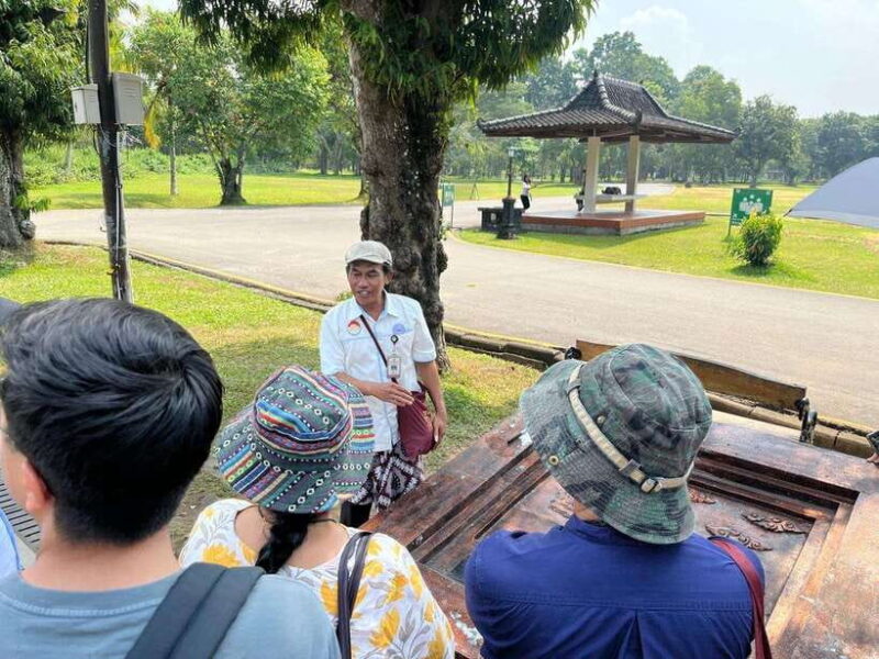 Yogyakarta: Borobudur sunset(guarantee climb up) & Prambanan - The Experience from a Traveler’s Perspective