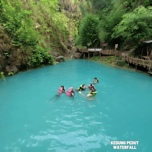 Yogyakarta: Borobudur Temple and Waterfall Tour - Exploring Yogyakarta’s Cultural Gem: Borobudur Temple