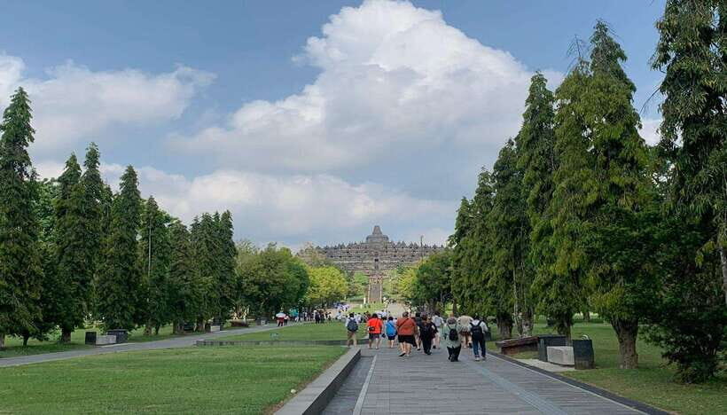 Yogyakarta: Borobudur Temple Tour with Hotel Pickup - Key Points