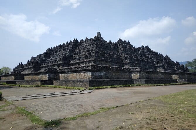 Yogyakarta: Borobudur Top Access (Ticket Assistance) & Selogriyo - Introduction