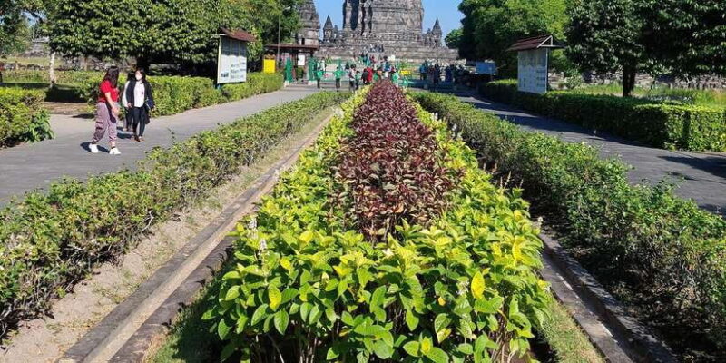 Yogyakarta: Borobudur VIP Climb Up and Prambanan Temple Tour - FAQ