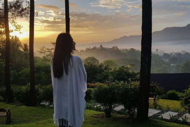 Yogyakarta: Breakfast at Borobudur & Prambanan Private Tour - Visiting Borobudur: A Monument of Magnitude and Mystique