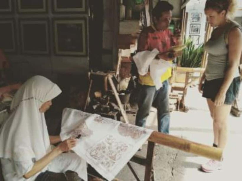 YOGYAKARTA CITY TOUR,SULTAN PALACE,WATER CASTLE AND CRAFTS. - The Experience: What You Can Expect