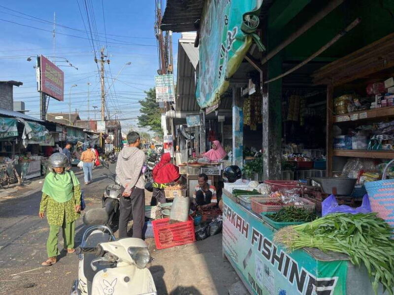 Yogyakarta: Cooking Class with Traditional Market Tour - Frequently Asked Questions