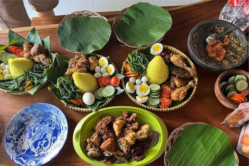 Yogyakarta: Countryside Cycling and Cooking Class Experience - Key Points