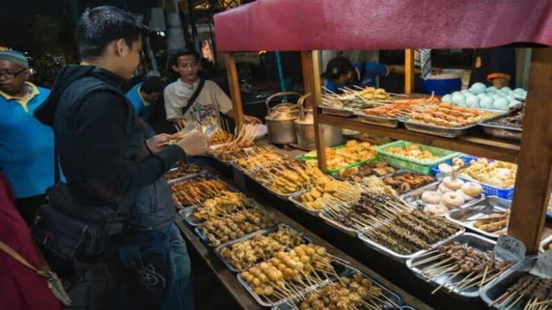Yogyakarta: Culinary Food and Walking Tour with Local - Authentic Experiences and Traveler Feedback