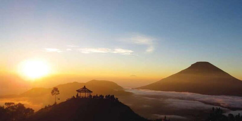 Yogyakarta: Dieng Sunrise Trip & Borobudur Afternoon Tour - The Day in Detail: What to Expect