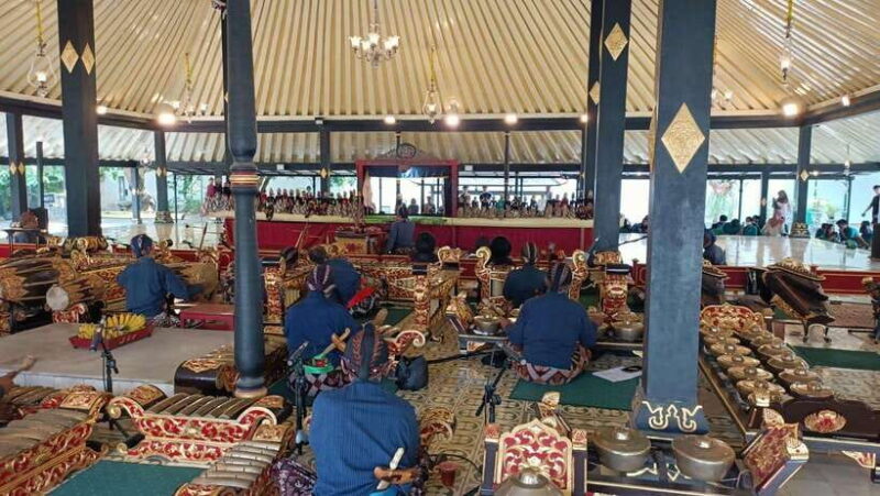 YOGYAKARTA : EXPLORE ANCIENT CULTURAL RELICS - Key Points