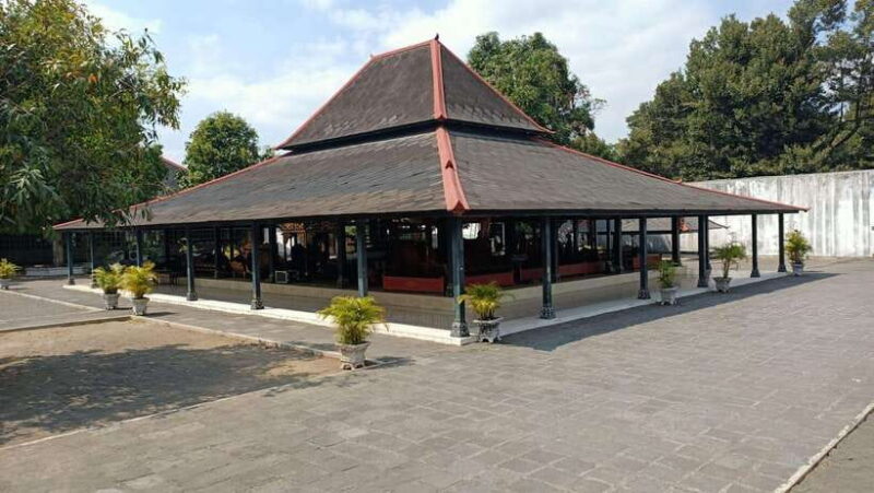 YOGYAKARTA : EXPLORE ANCIENT CULTURAL RELICS - Who Will Love This Tour?