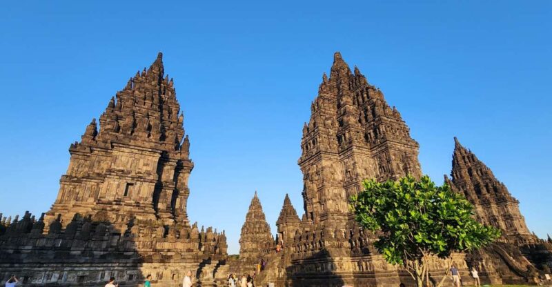 Yogyakarta: Explore & Enjoy Sunset at Prambanan Temple Tour - Key Points